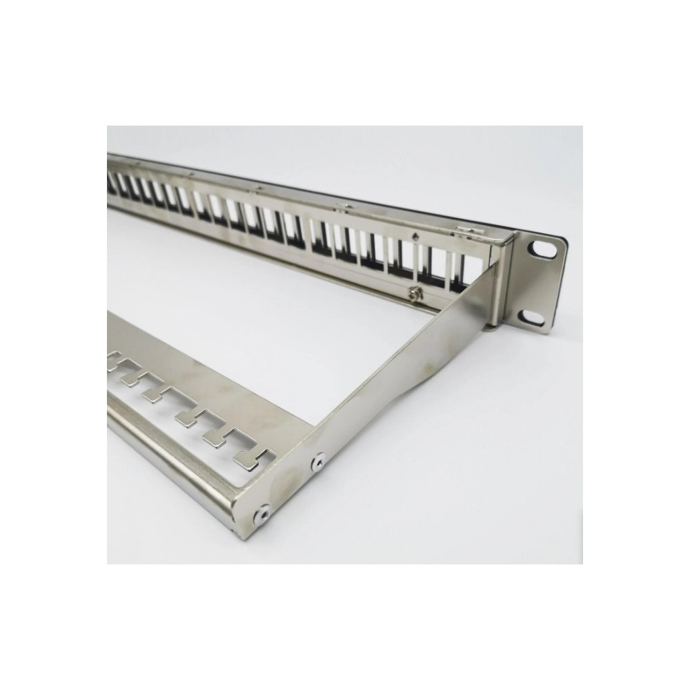 PATCH PANEL SATRA CATEGORIA 6A DE 24 PUERTOS CARGADOS C JACKS BLINDADOS